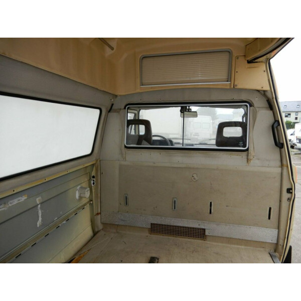 T25 sliding window in bulkhead NOS, 222,20